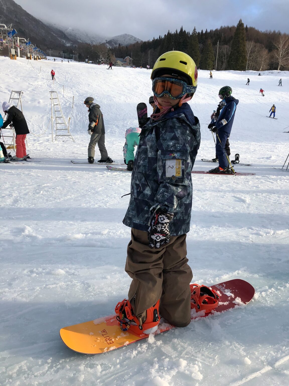 子供のスノーボードデビュー！子供と一緒に滑るときのポイントと持ち物リスト | Sonar Blog